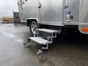 Torklift Central | RV Steps | Camper Steps | GlowStep Revolution Step ...